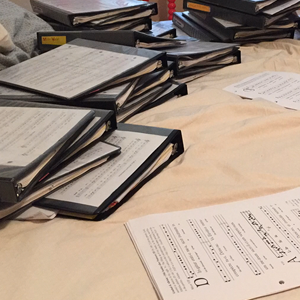 Loading Choir Binders For Sunday (4 October)