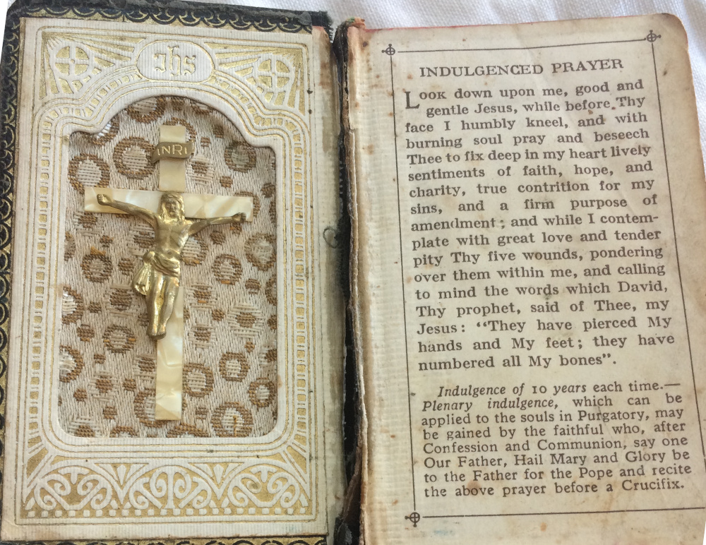 The Tiniest Prayer Books: the Key of Heaven