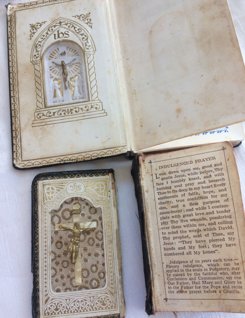 The Tiniest Prayer Books: the Key of Heaven